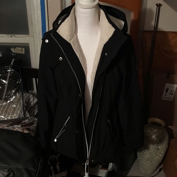 Hollister | Jackets & Coats | Comfy Jacket Has Strings To Make It Tight ...